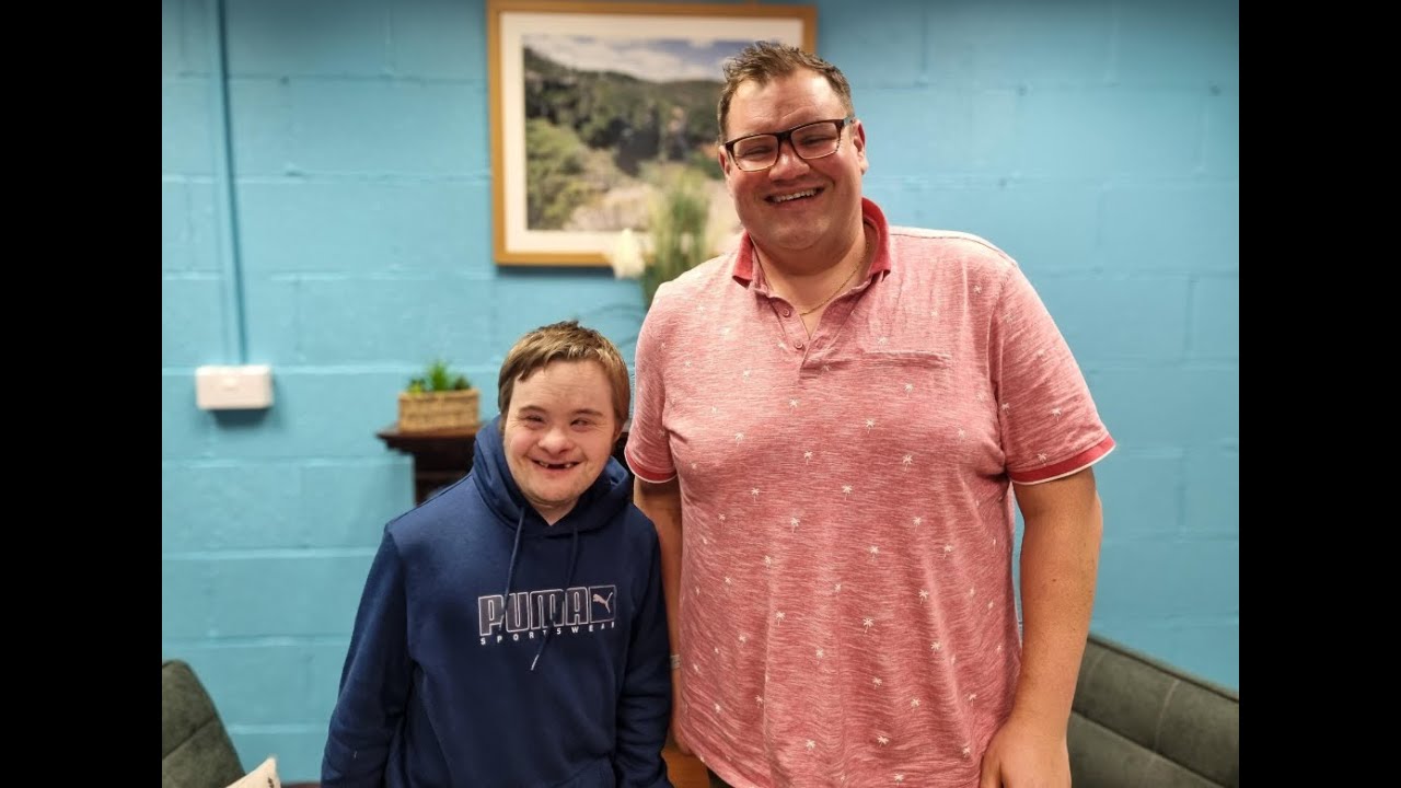 Chris Chats Ep12. Lippy People. - YouTube