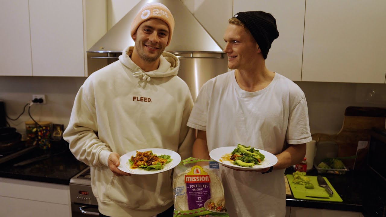 Cooking with Dunks & Co | Chicken Chipotle Tortilla Wraps - YouTube