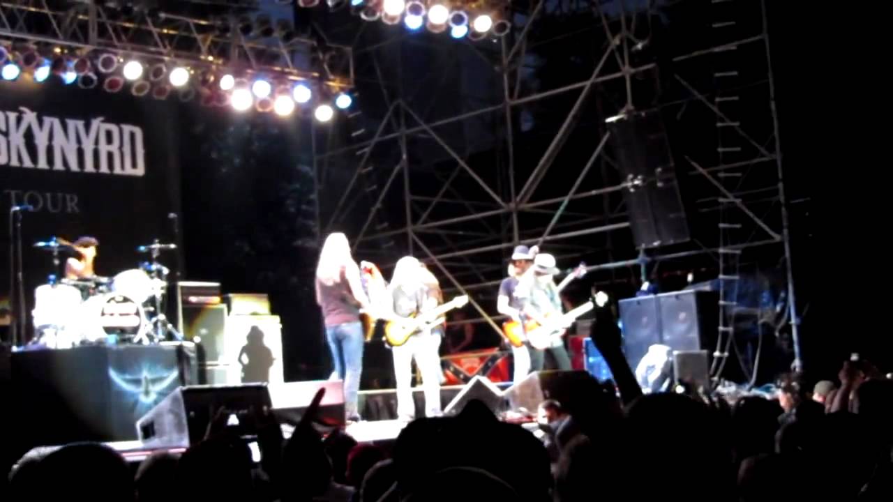Lynyrd Skynyrd ~ Freebird ~ LIVE - YouTube