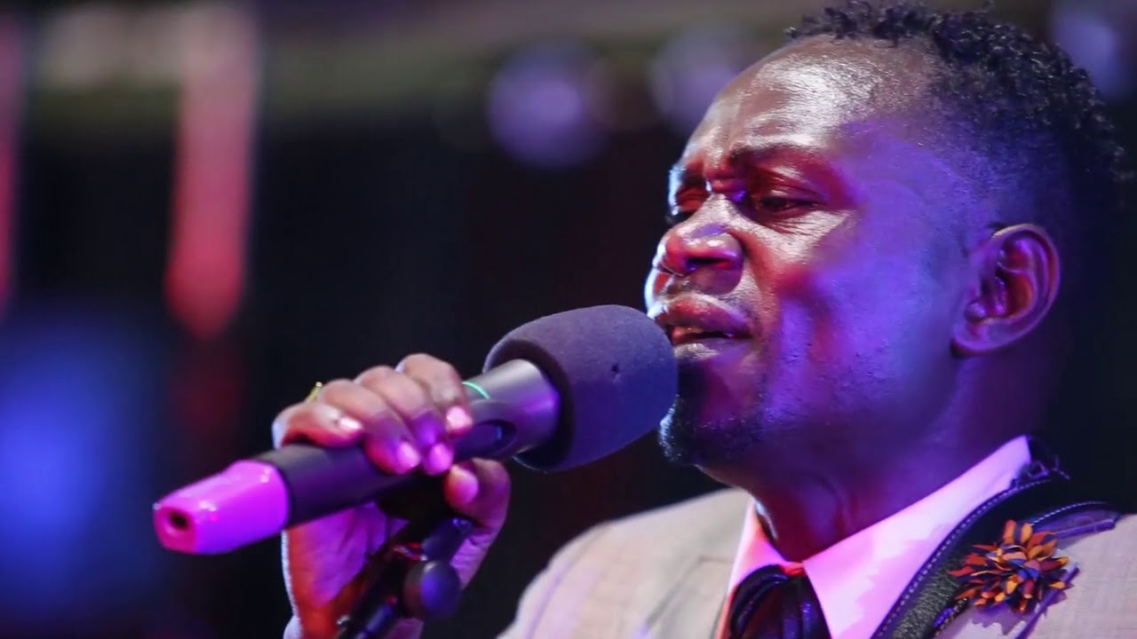 AP. Joseph Hellon ft Alpha praise live perfomance - YouTube