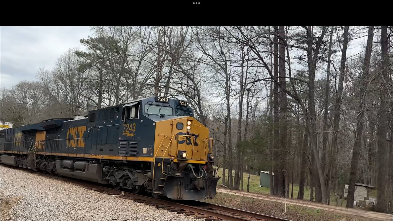 CSX train with rebuild and spirit of Cincinnati trailing - YouTube