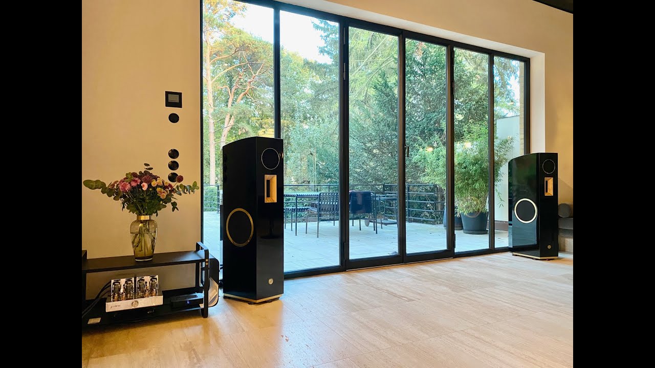 Pirol @ private home in Berlin - YouTube