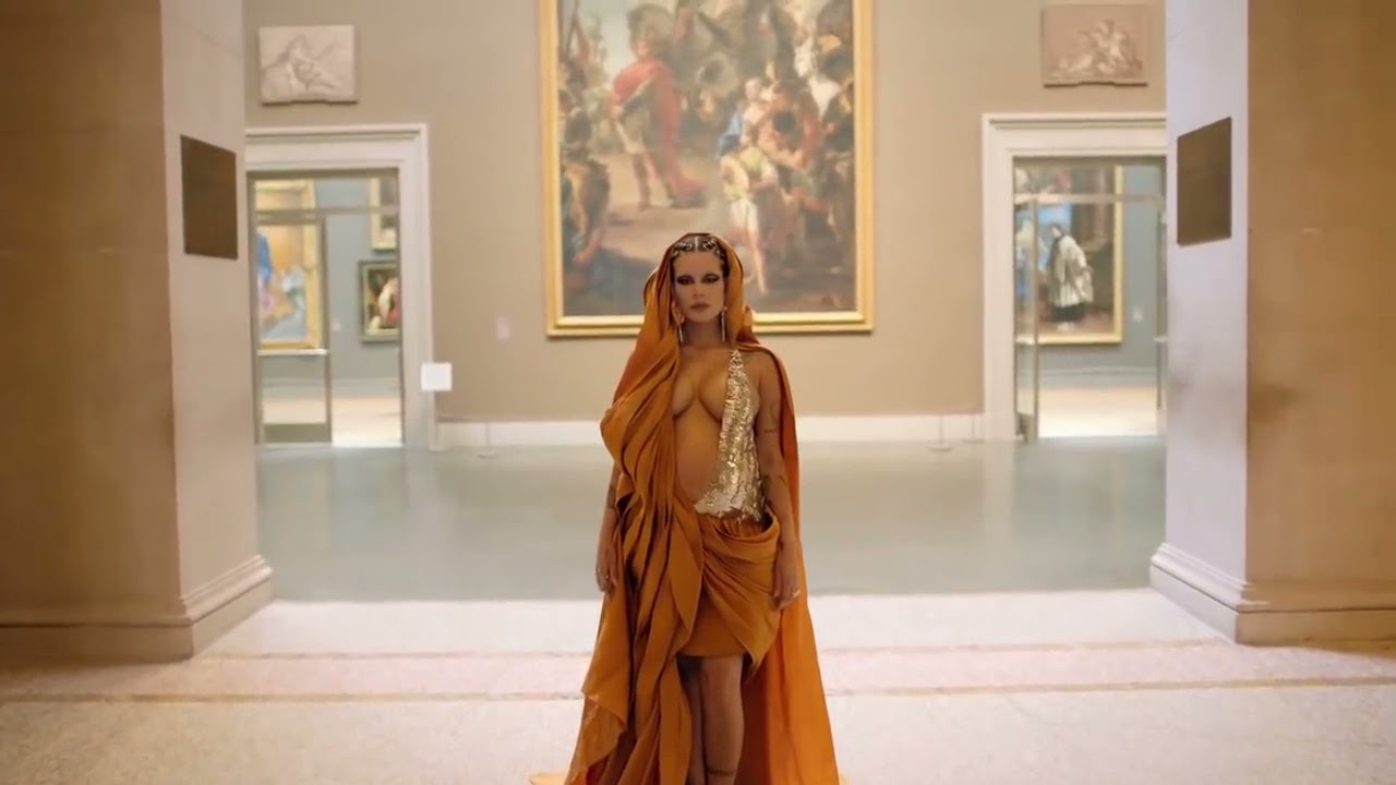 Halsey - Darling (Official Music Video) - YouTube