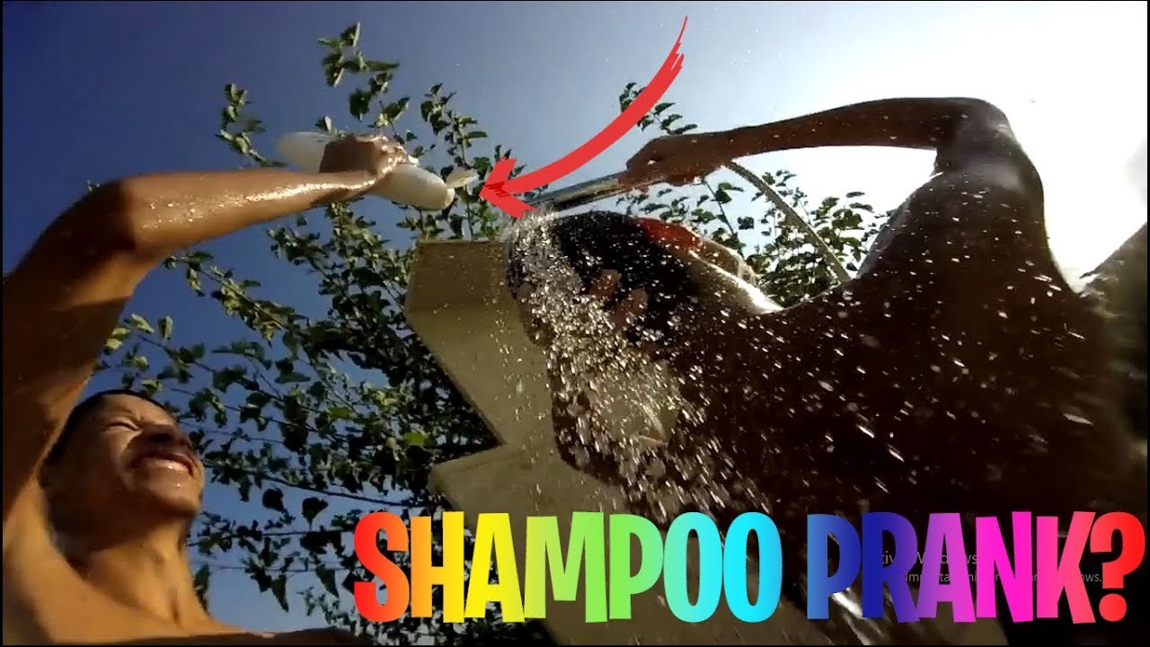 SHAMPOO PRANK? UNA GIORNATA CON NOI IN PISCINA! VLOG#2 - YouTube