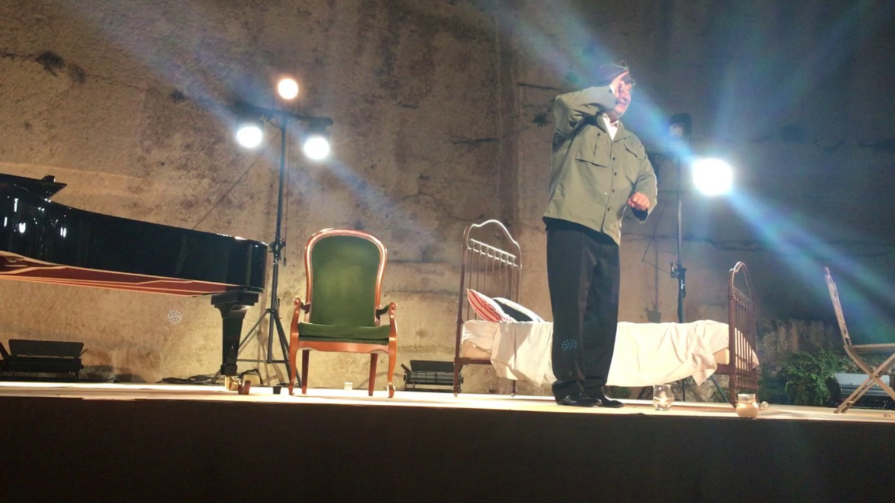 Eric Huchet sings " L'air des instruments" de Offenbach - YouTube