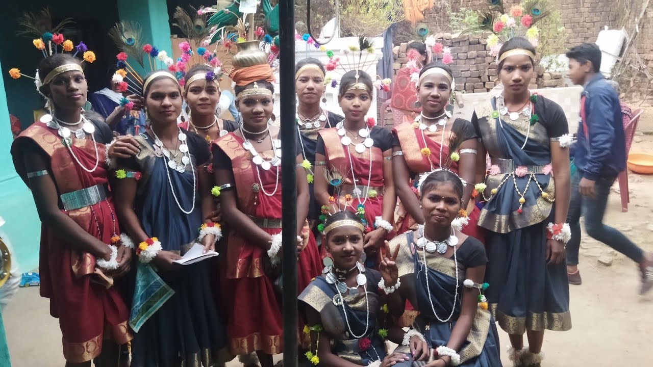 ladkiyo ka suwa dance kasaipali gaura me - YouTube