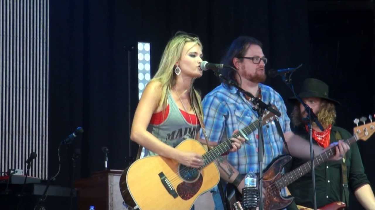 Bri Bagwell "Hound Dog" at Ford Pavilion - Video by Photos by Hunter ...