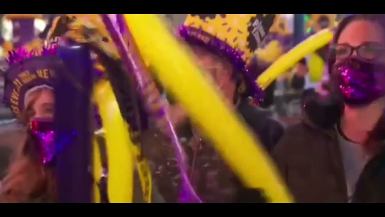 Ball Drop 2021 With Loud Crowd - YouTube