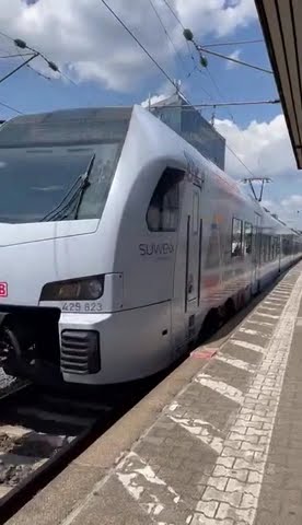 #Frankfurt RE 3 Bahn 🚆 going to Frankfurt Flughafen - YouTube