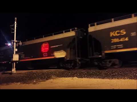 KCS #4702 Leads North Bound Grain Train - YouTube