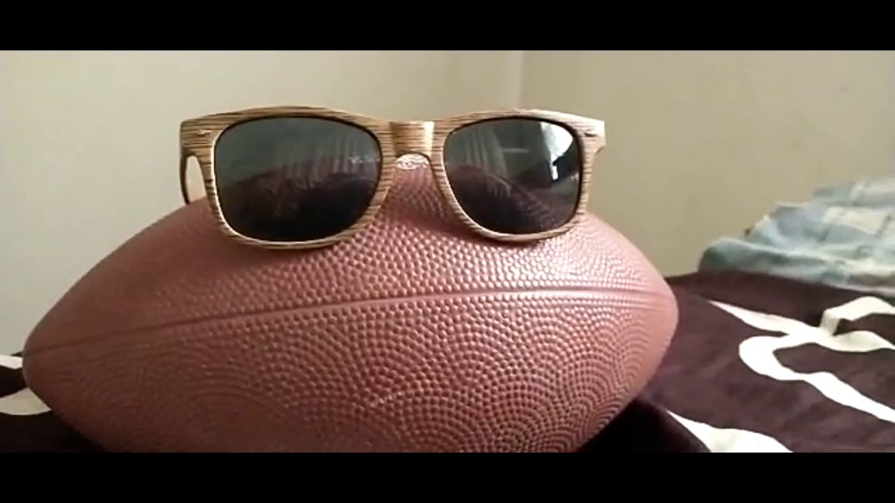 Samsung presenta a sus bots Care y Handy - YouTube