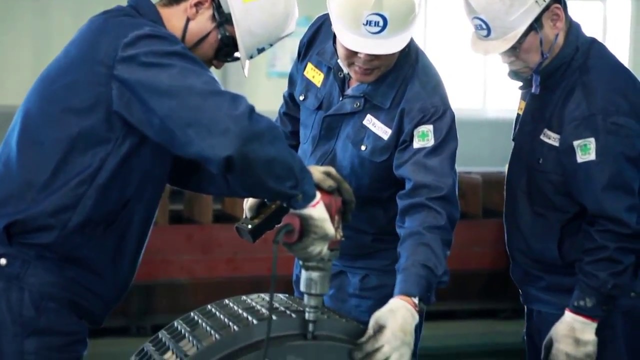 Briquetting machine by Jeil Machinery - YouTube