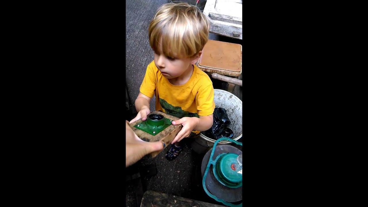 Making Pear Juice with Rowan and Ashley - YouTube