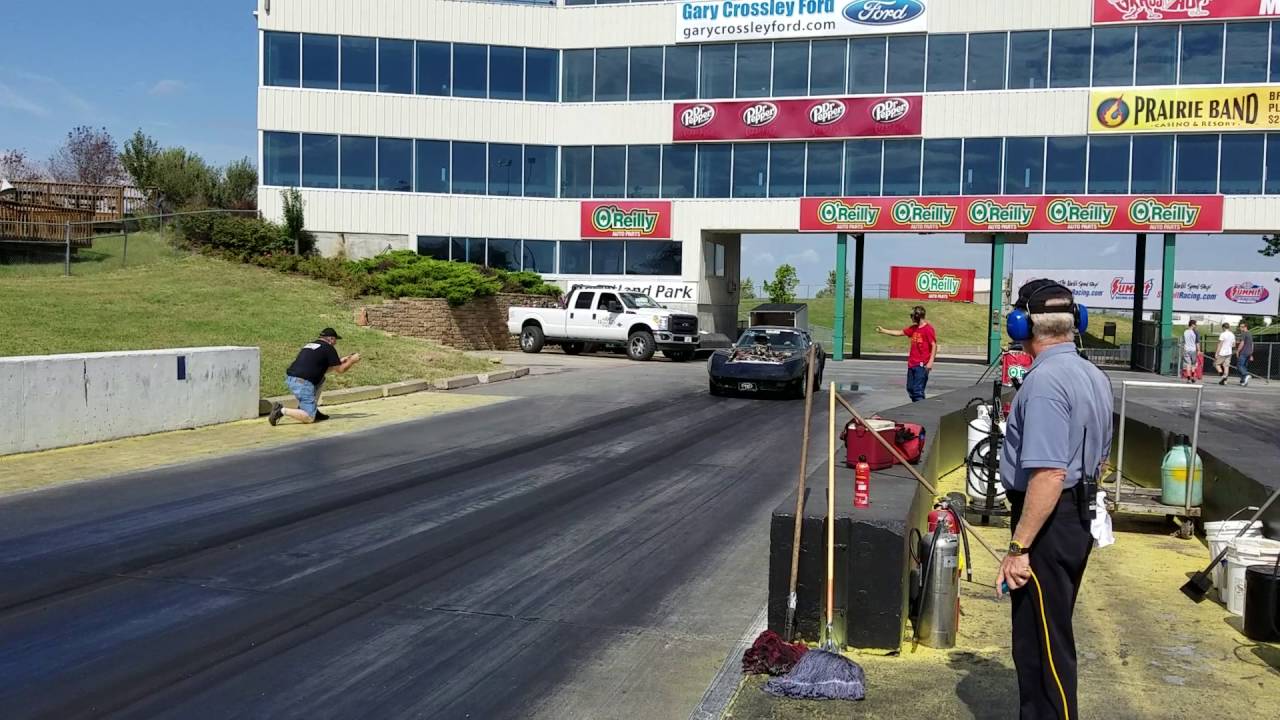 Corvette wheel stand - YouTube