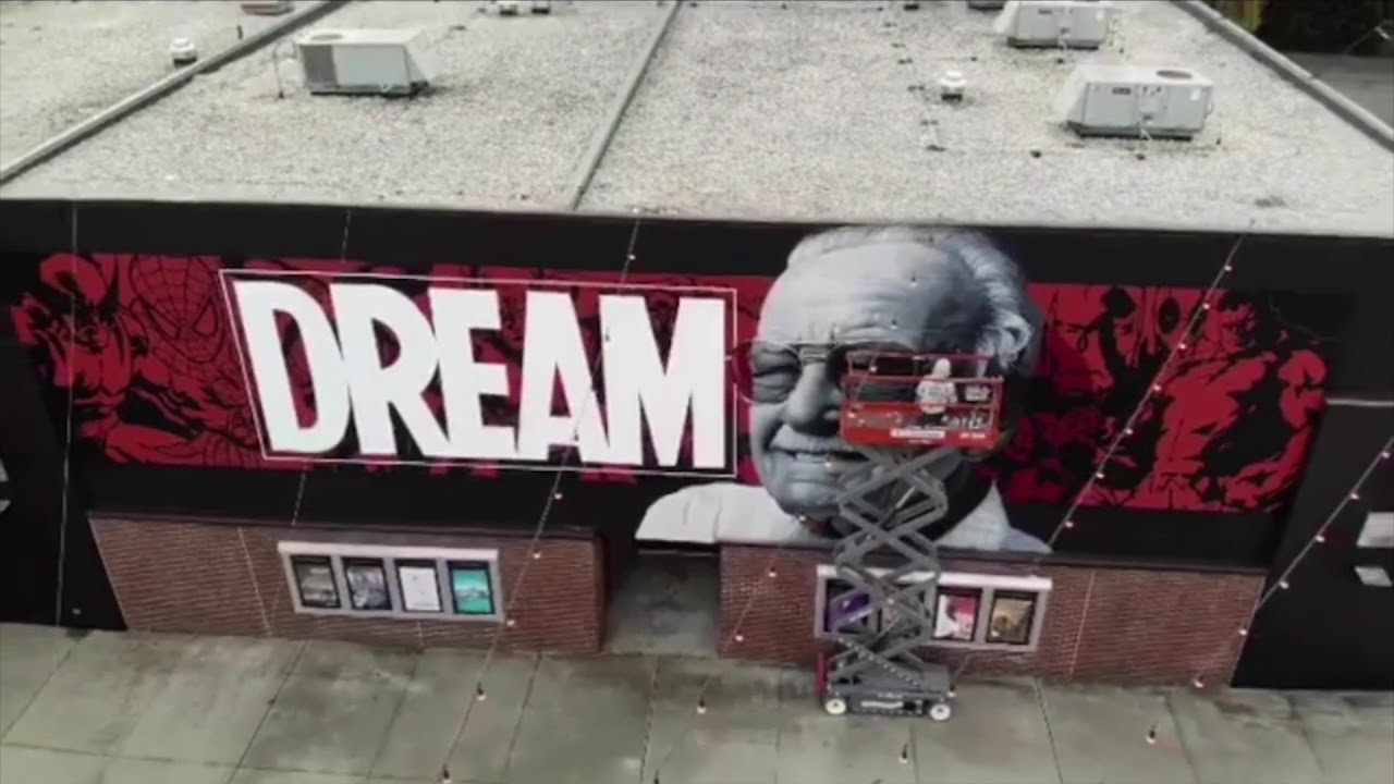 Stan Lee Mural Time Lapse Video by JEKS - YouTube