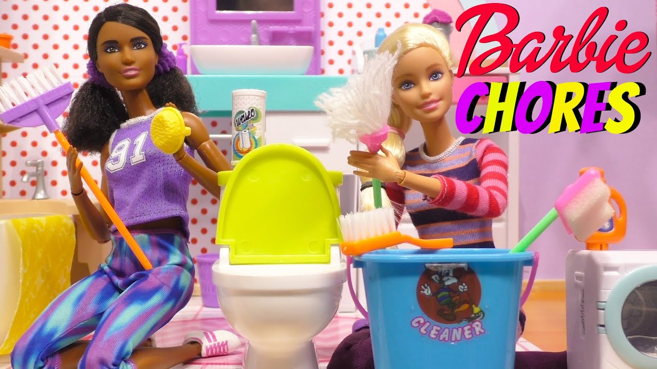 Barbie Dolls Clean The Barbie Doll Bathroom 🧽 - YouTube
