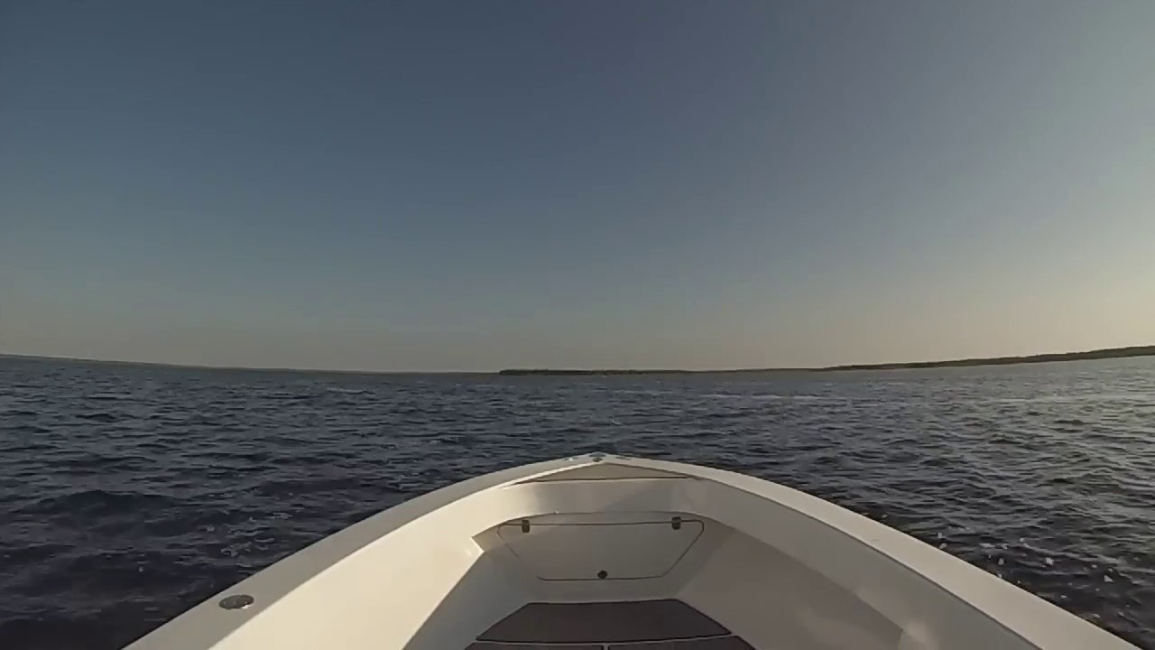 Reaction Boat 80mph center console - YouTube