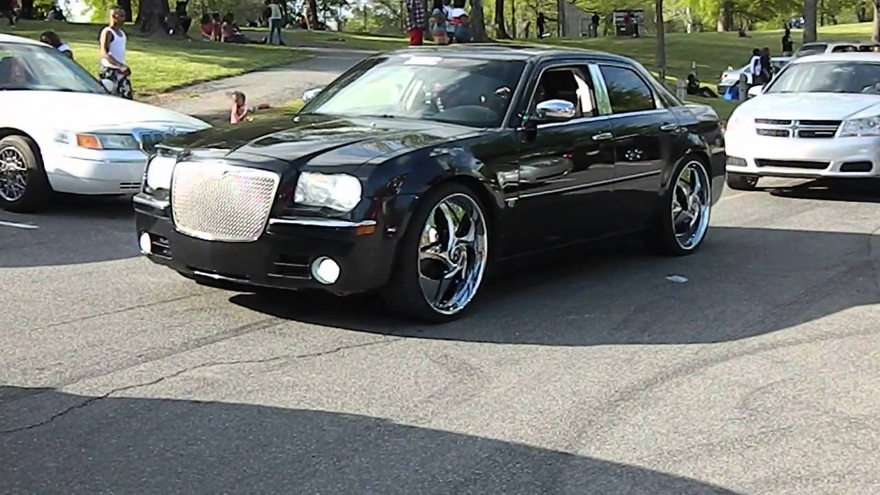 Chrysler 300C on Dub Floaters at Mlk Park #WhipPap - YouTube