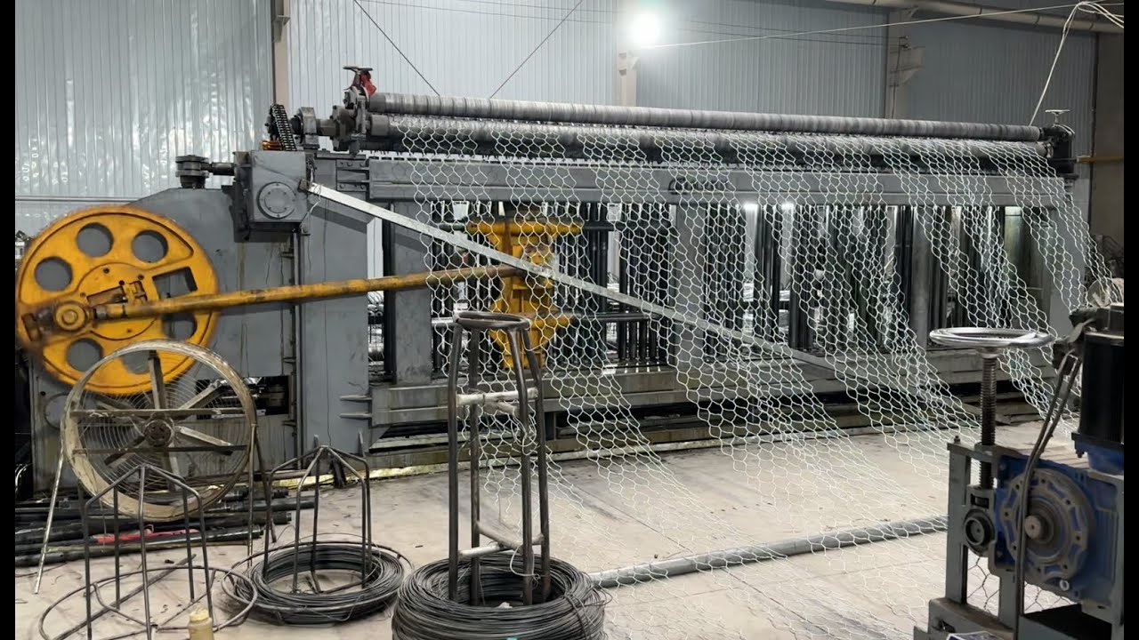 Width 5500mm heavy hexagonal gabion mesh machine with mesh cutting ...