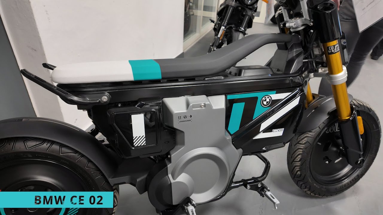 BMW CE 02 - YouTube