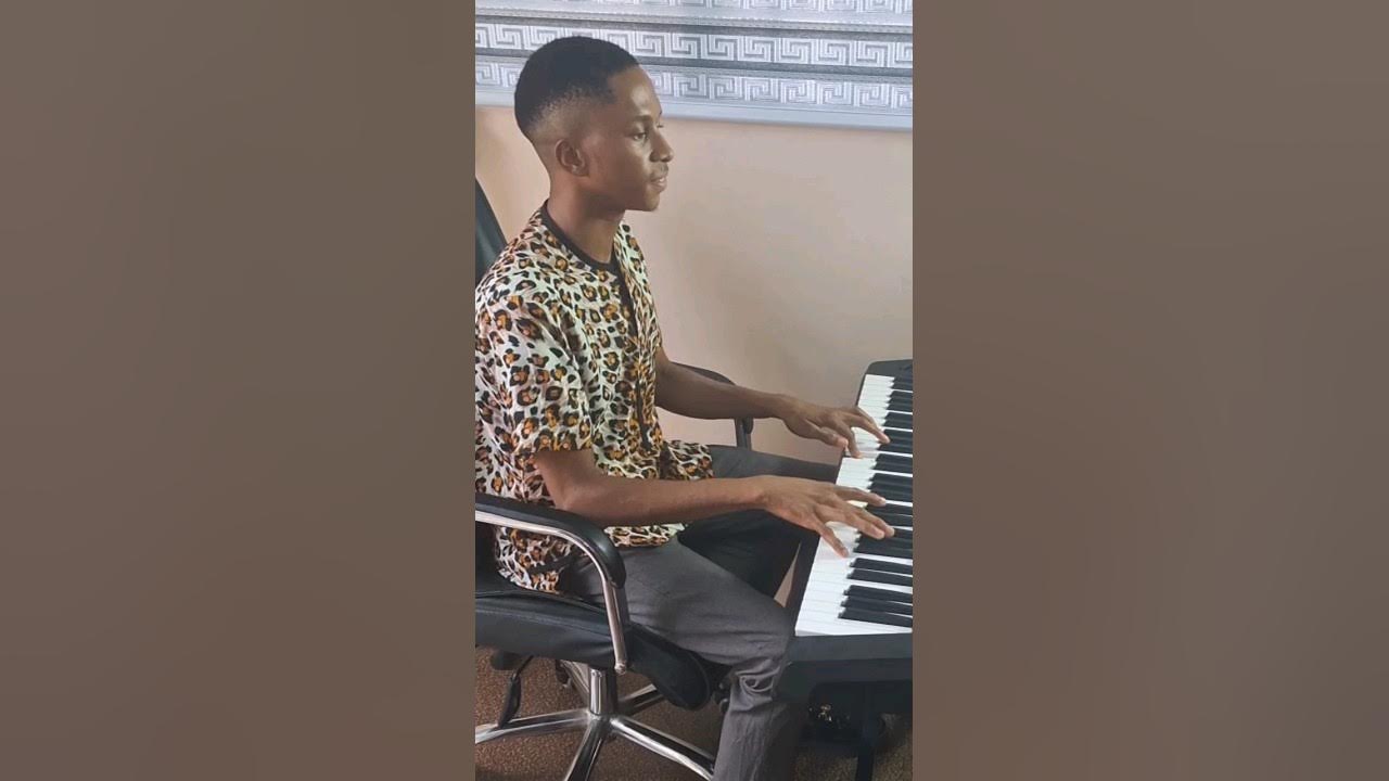 How to play Piano Makossa Progressions - YouTube