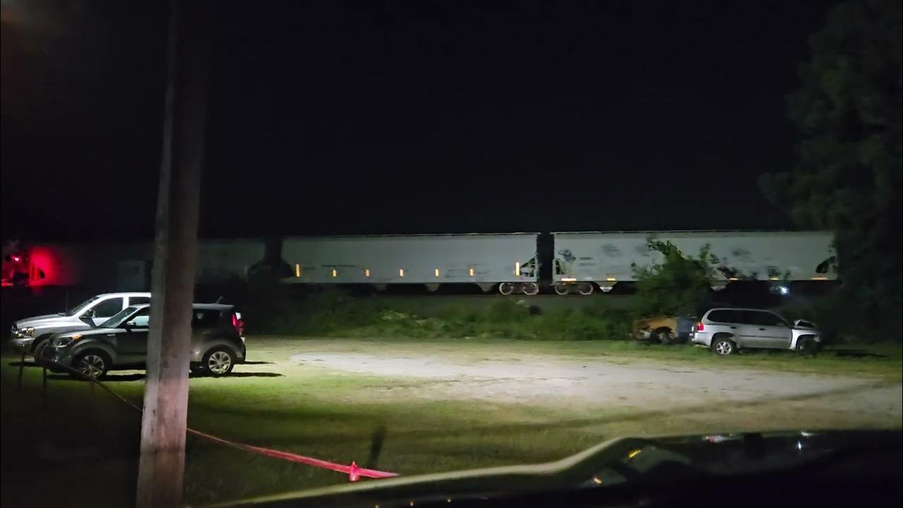 UP #5895 Leads MLIBTX 11 - YouTube