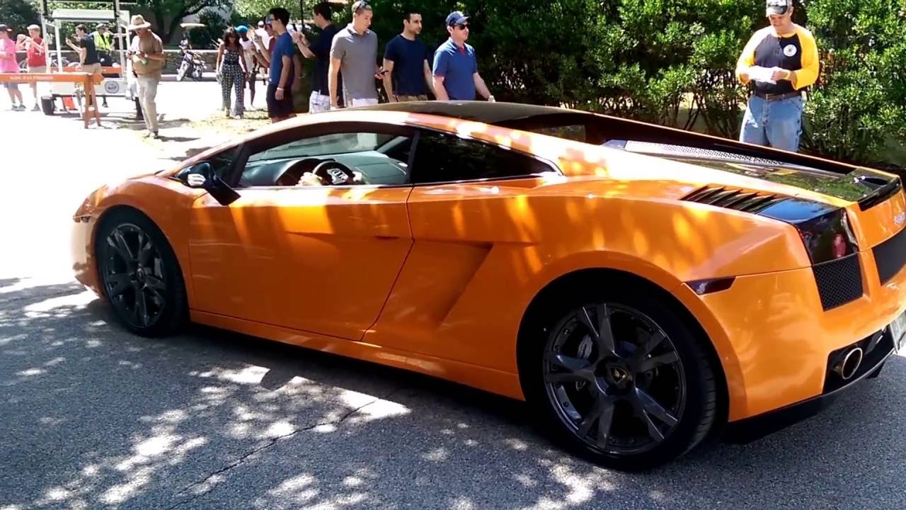 Lamborghini Rev Battle - YouTube