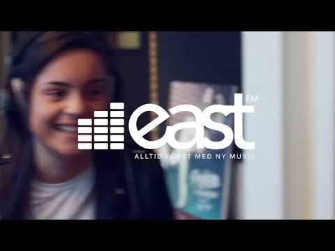 AronChupa - I'm An Albatraoz [Live @ East FM]
