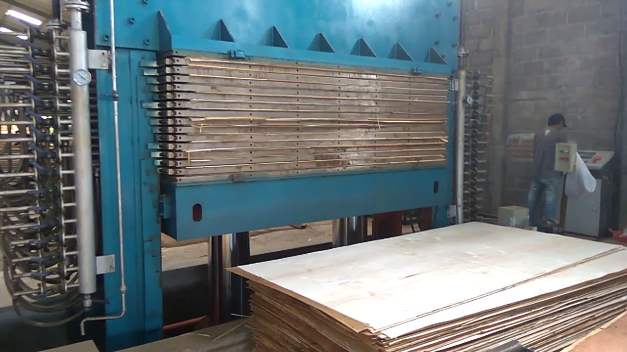 Jepara Plywood - Proses Laminasi pada mesin hot press - YouTube