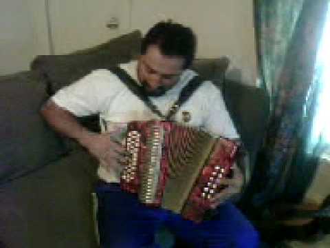 accordeon Joel Guzman.3gp - YouTube