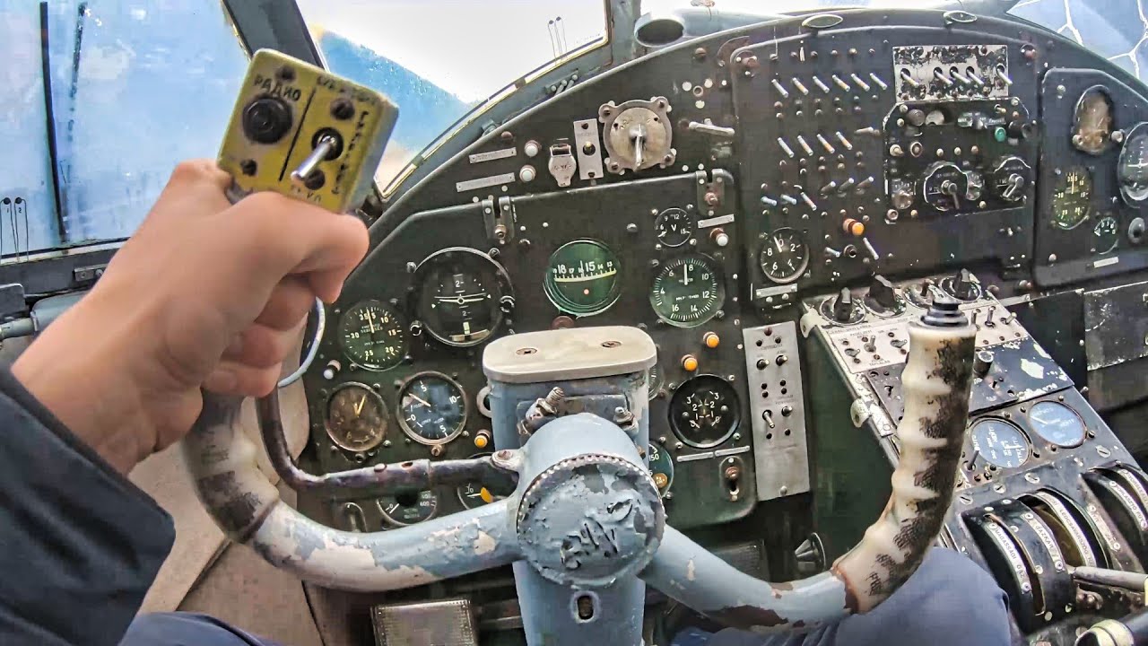 COCKPIT TOUR 1940s ANTONOV AN-2 Biplane at Budapest Aeropark | 4K - YouTube