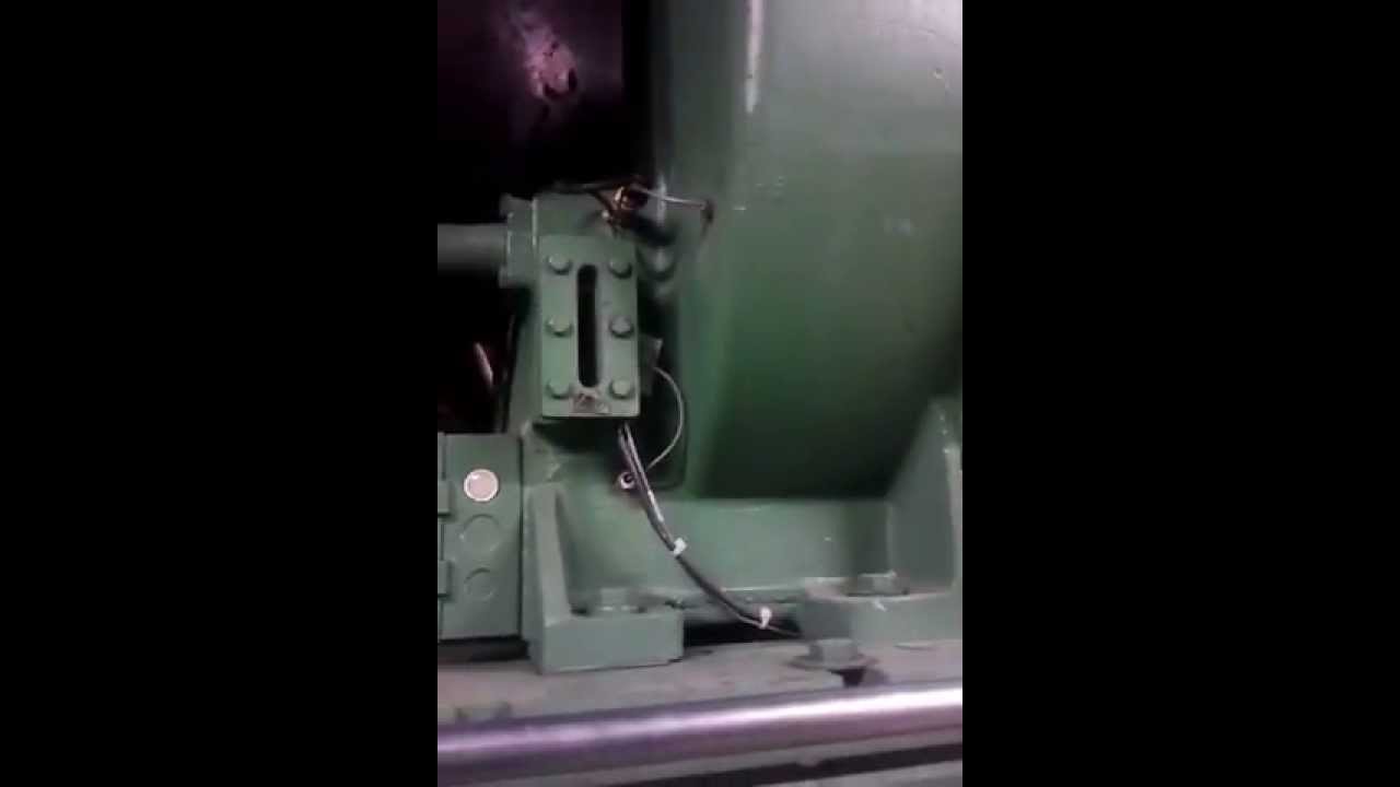 Carrier 19DH centrifugal chiller full load run - YouTube