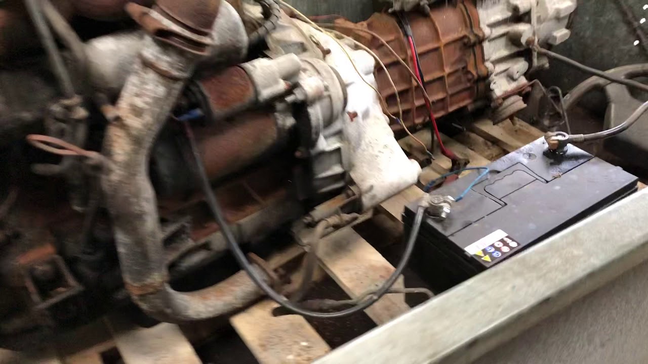 Test a Land Rover Defender 200Tdi engine on the floor / trailer - YouTube