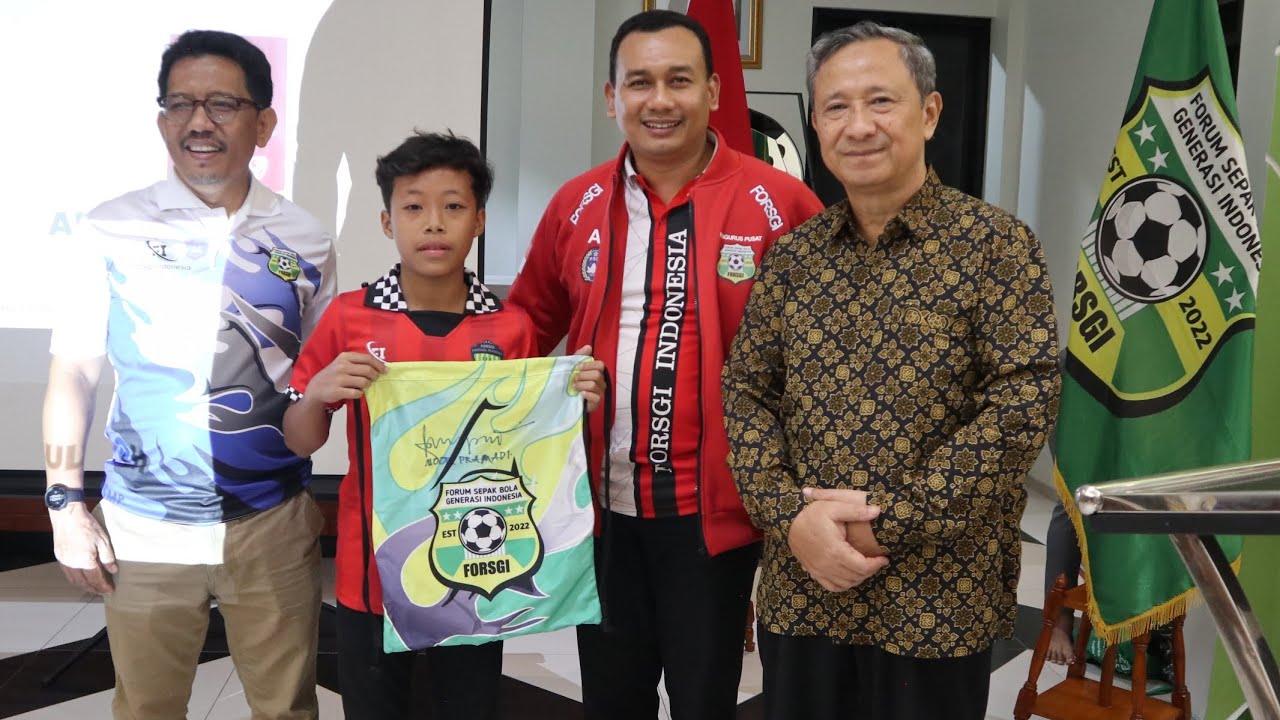MAKRAB FORSGI FOOTBALL ACADEMY - YouTube