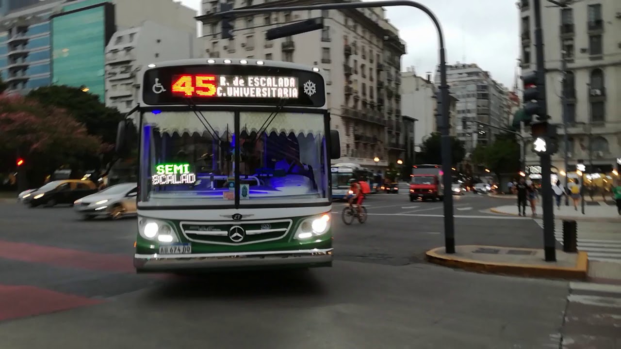 El famoso de la línea 45 LA FAVORITA GR en la 9 de Julio - YouTube