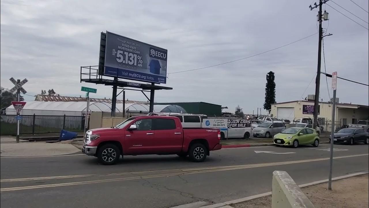 SJVR 3002 Clovis local passing Chestnut Ave Fresno ca - YouTube