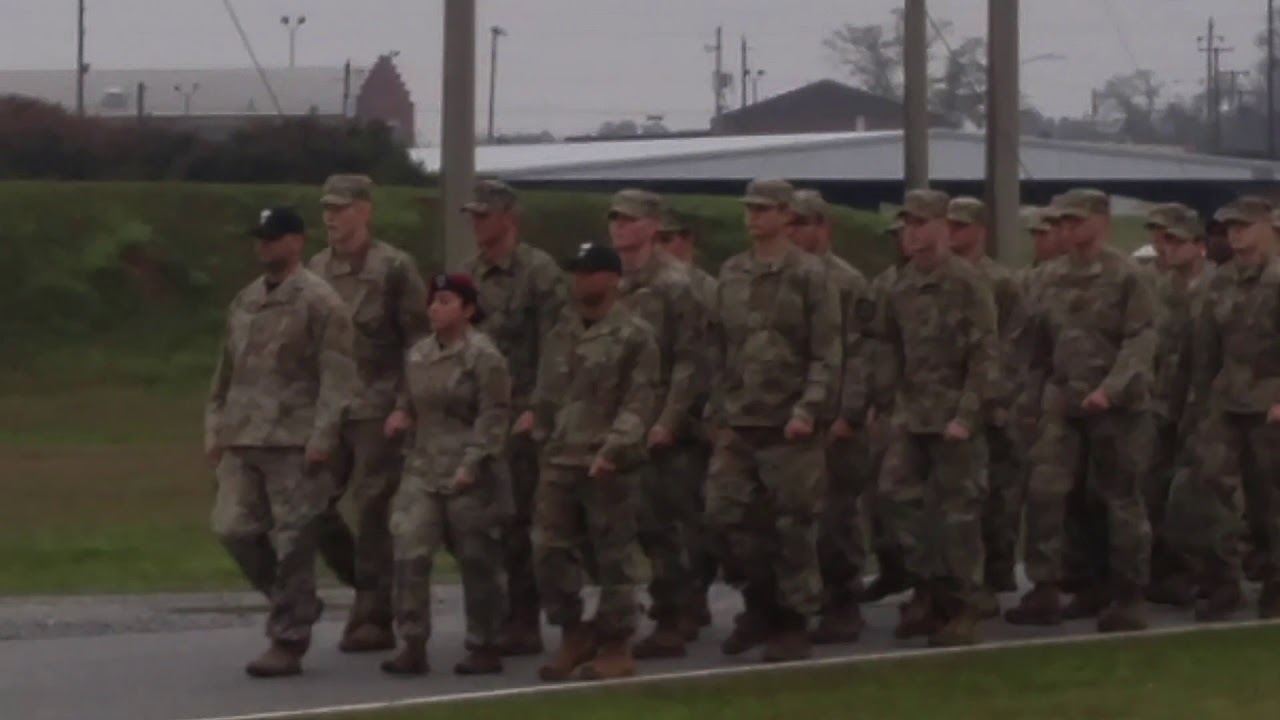 Airborne graduation class 08-20 - YouTube
