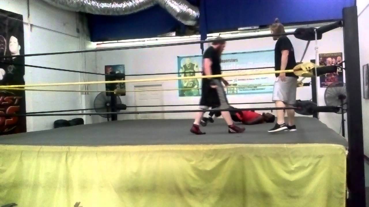 My first private wrestling match - YouTube