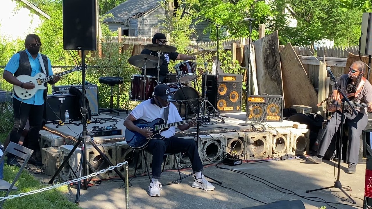 Robert Penn Perform With The Chris Canas Band - Walking The Backstreets ...
