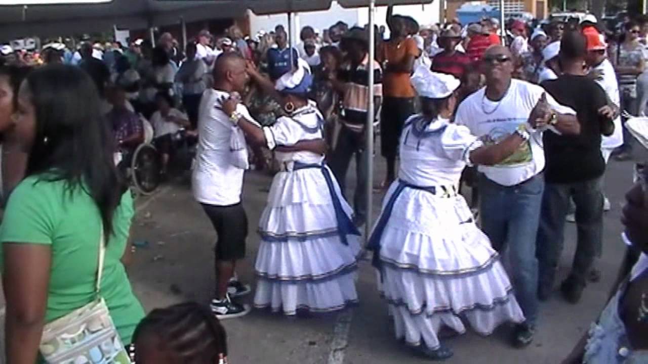 Rincon Krioyo - Pieu Di Galinja & Buchi Marti, Om Felipi - YouTube