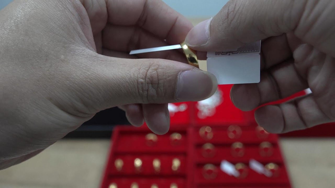 How Rfid Tags Offer Unique Advantages In Jewelry Management？ - YouTube