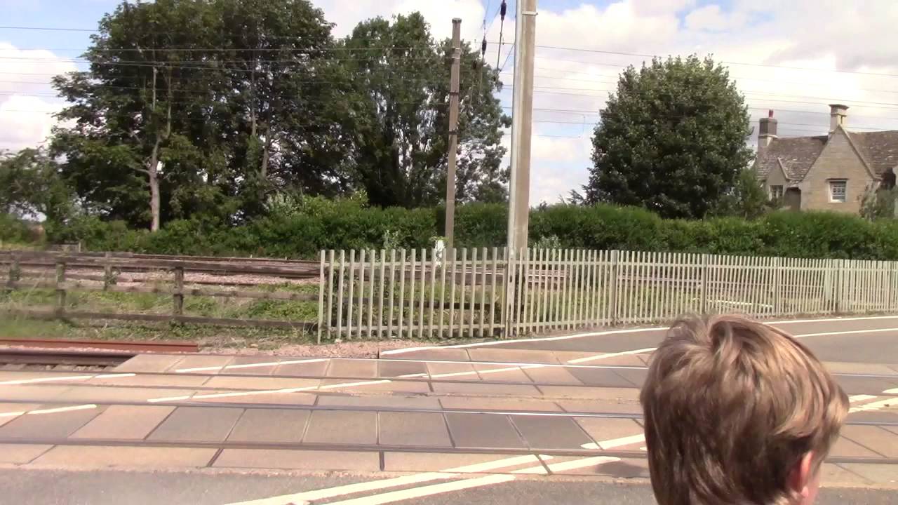 Helpston level crossing (cambs) Saturday 1.8.15 - YouTube