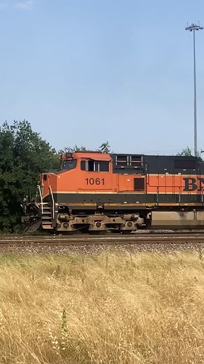 BNSF H1 #1061 (Tower 55) - YouTube