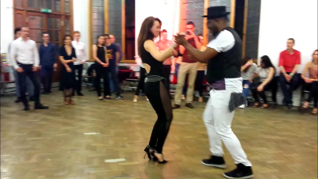 Bachata demo dance Simon & Viola, Prince Royce - Te Necesito - YouTube