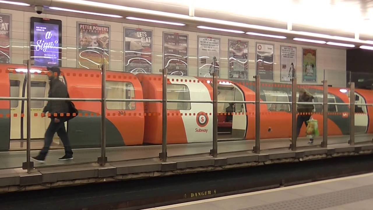 GLASGOW SUBWAY TRAIN ARRIVING AND DEPARTING HILLHEAD STATION - YouTube