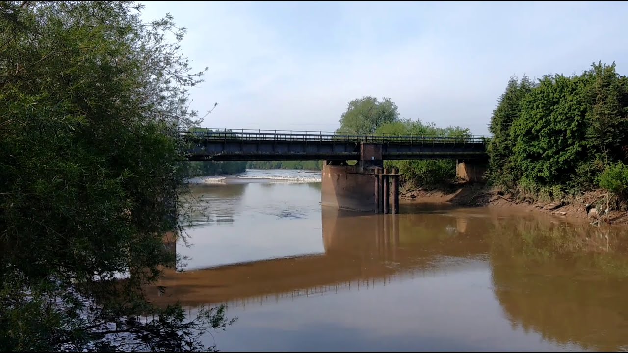 3 Star Severn Bore 08.05.20 Over Bridge Gloucester - YouTube