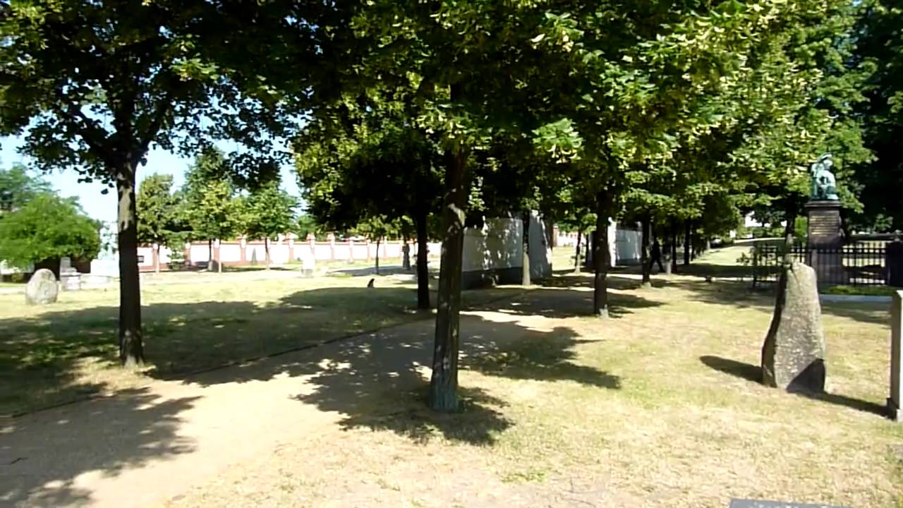 Invalidenfriedhof Berlin Part 3 of 4 - YouTube