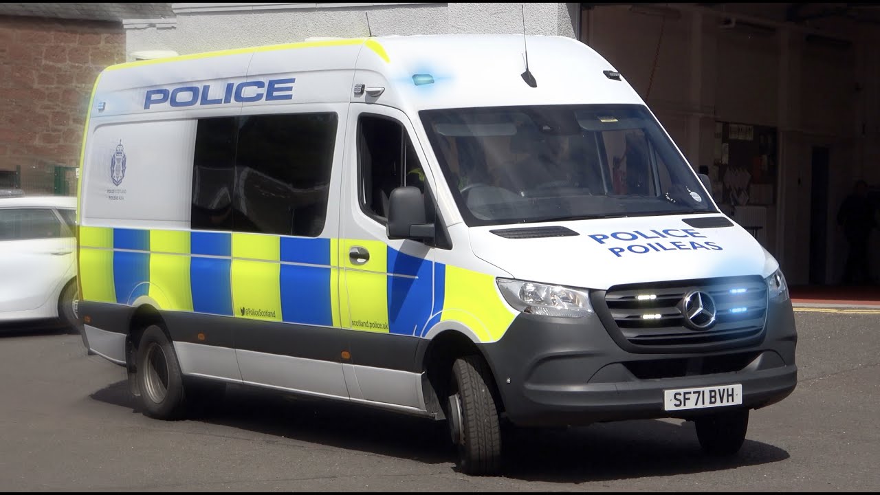 Riot Van speeds out of station with lights and sirens [Police Scotland ...