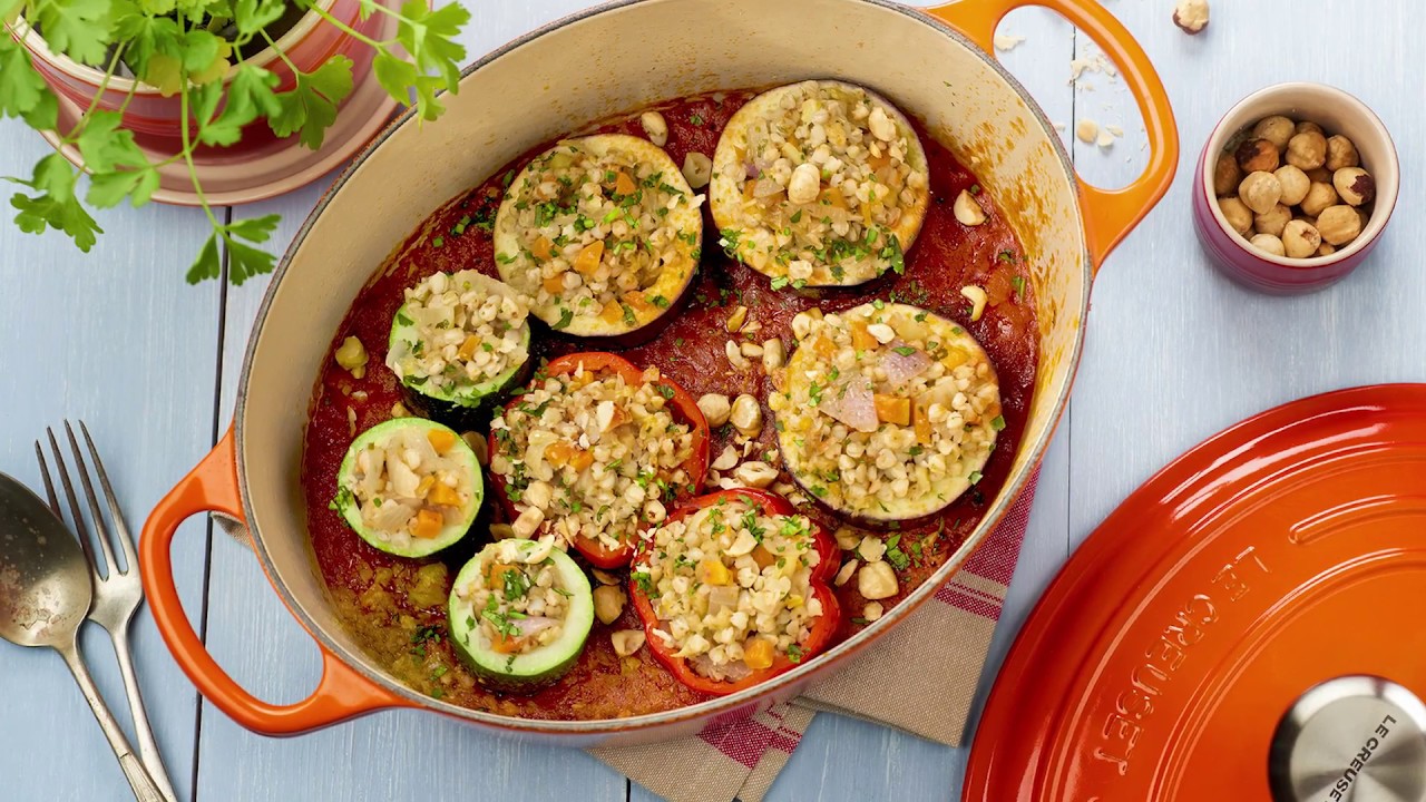 Receitas Le Creuset: Legumes recheados com trigo sarraceno - YouTube