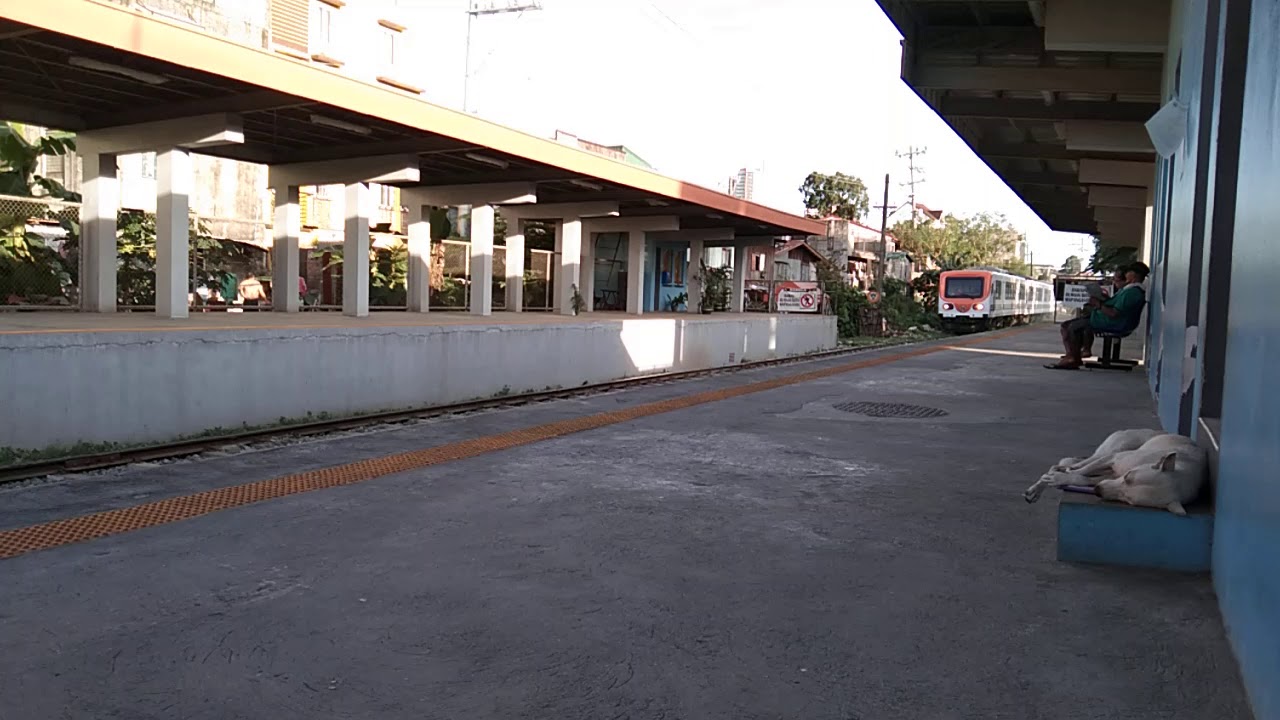 PNR DMU Hyundai Rotem Arriving at Santa Mesa Station - YouTube
